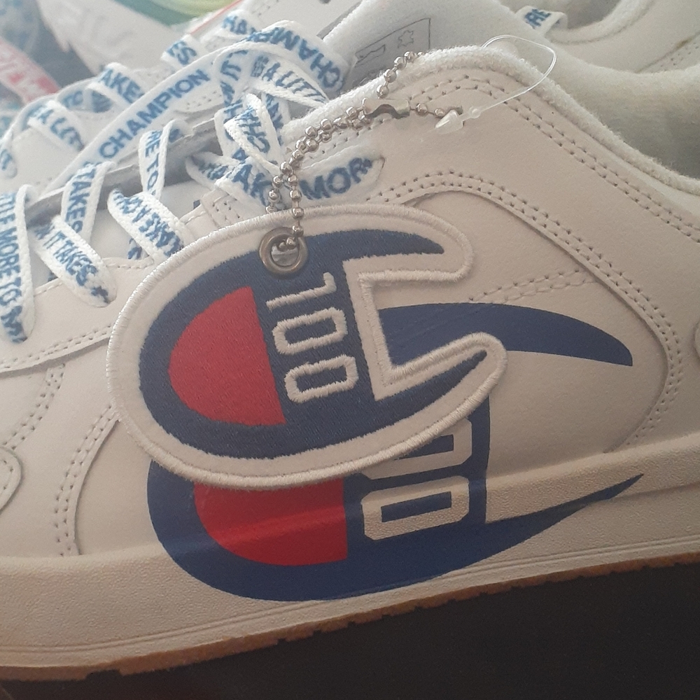 #26s New Champion 93 Eighteen 100 Sneakers. - Gem